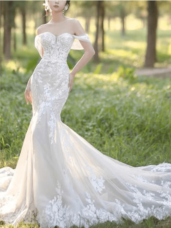 Curvy Brautkleider & Hochzeitskleider Berlin - XXL Brautmode